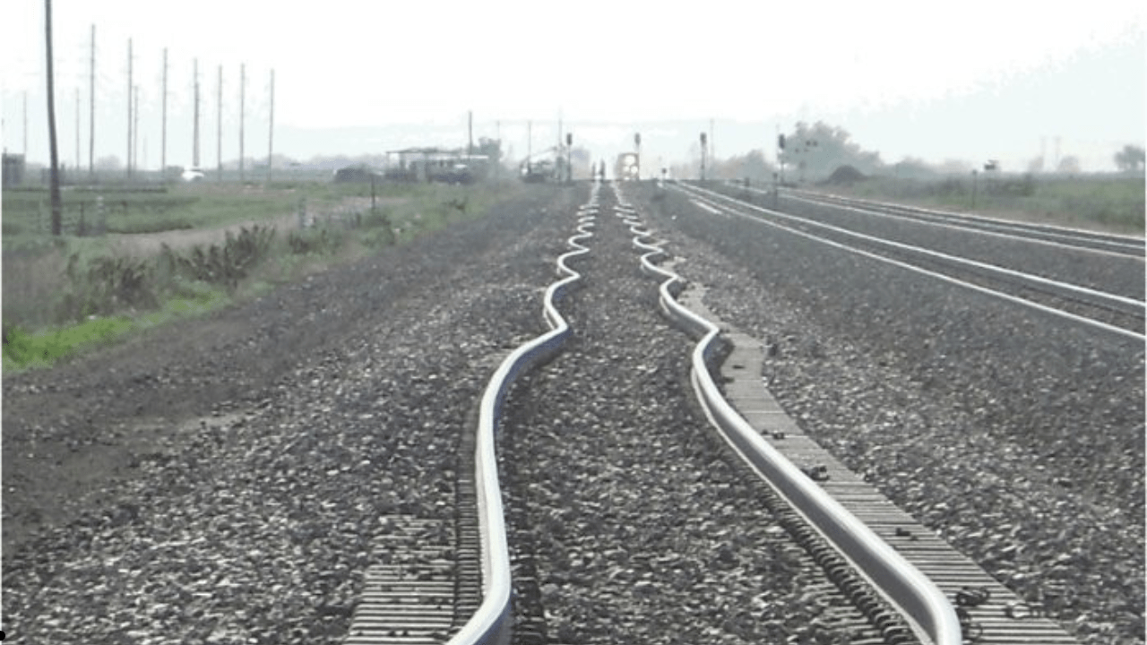 Why Is the Eiffel Tower Taller in the Summer? The Science Behind the ...