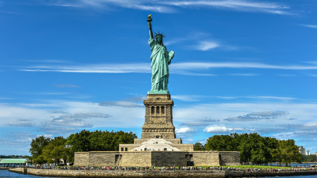 How Did the Statue of Liberty Get to America? The Journey from France ...