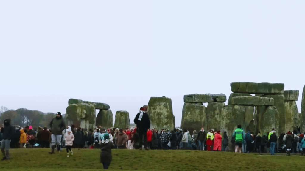 Thousands meet at Stonehenge to celebrate winter solstice