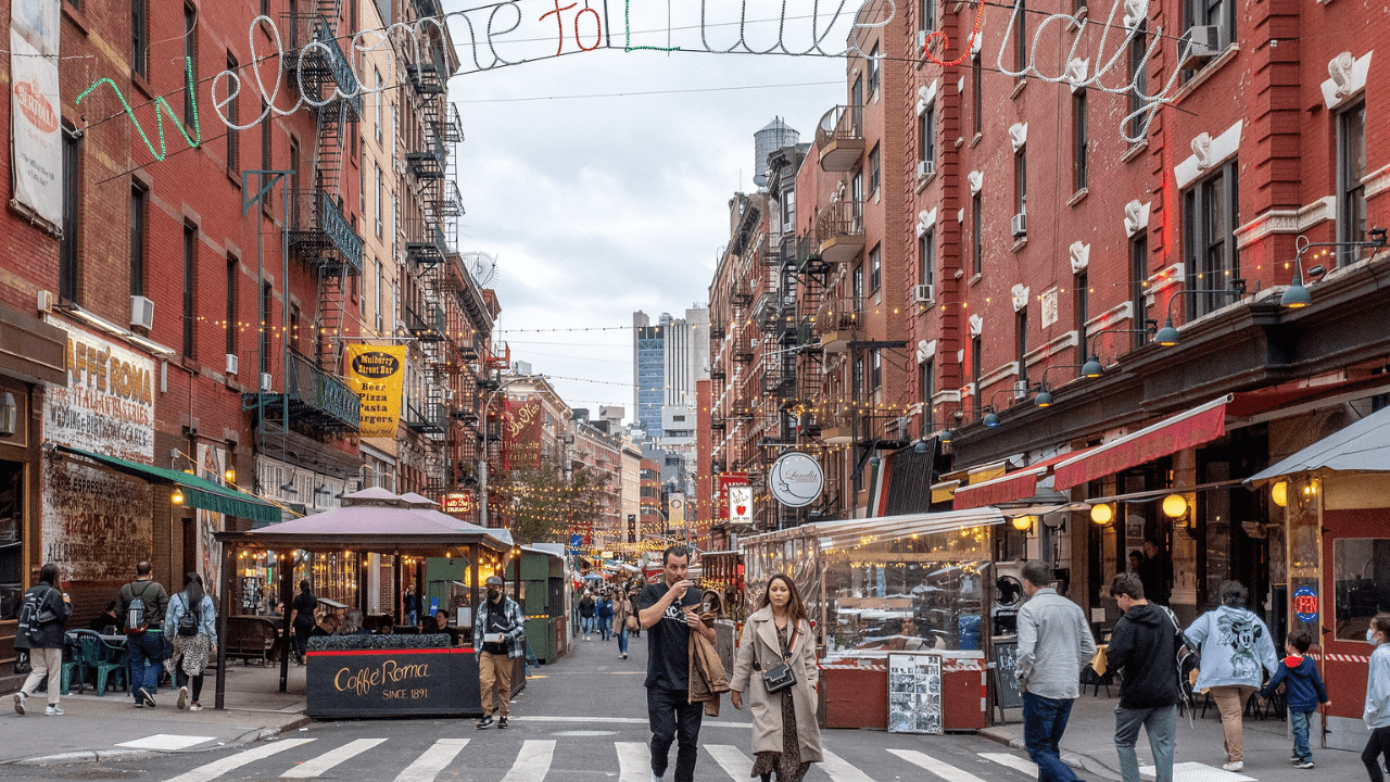 Top 15 Iconic American Streets: A Journey Through Culture and History