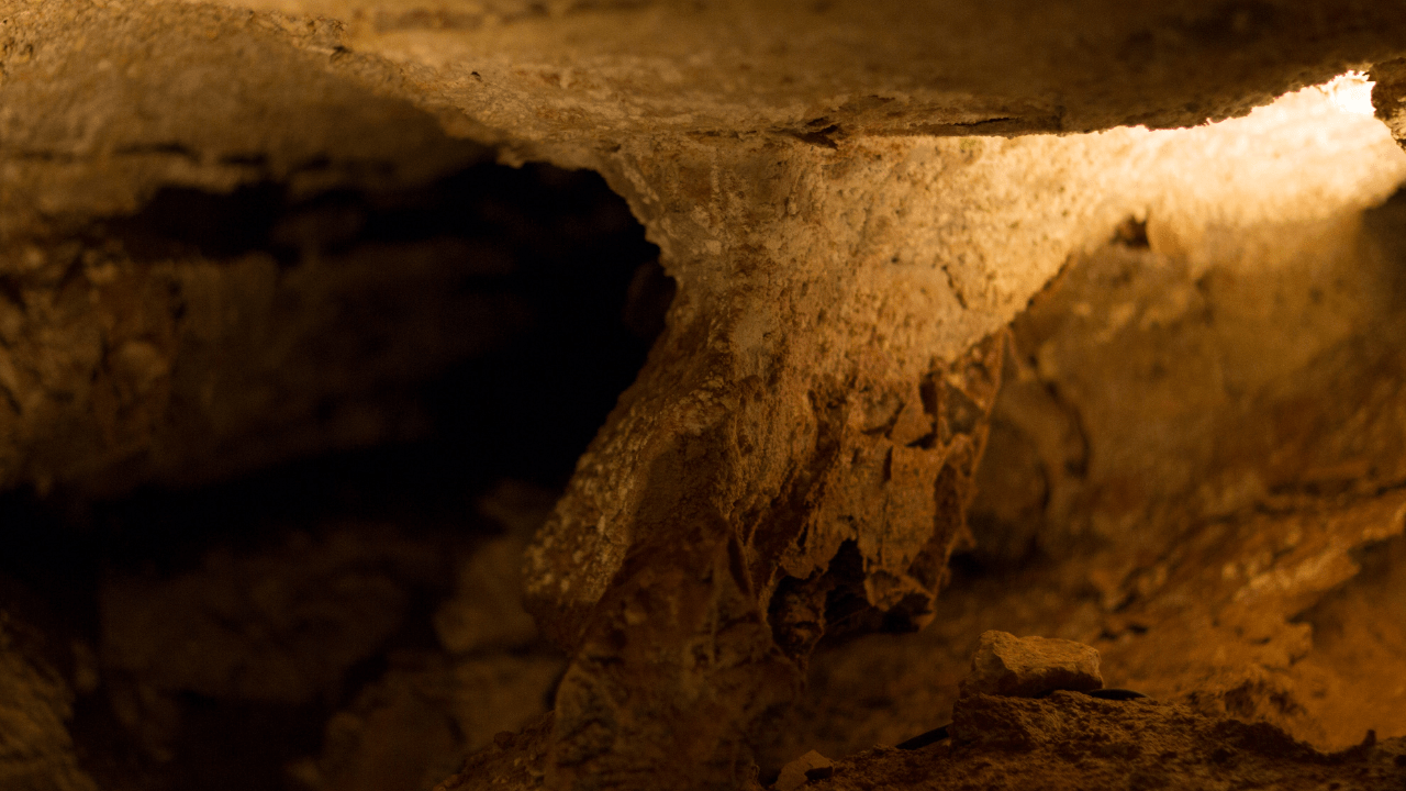 Top 10 Caves in the USA That Will Blow Your Mind
