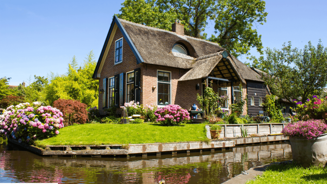 A Town Without Roads: Discovering Giethoorn