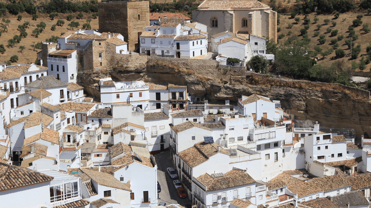12 Jaw‑Dropping Cliffside Villages to Visit in 2025