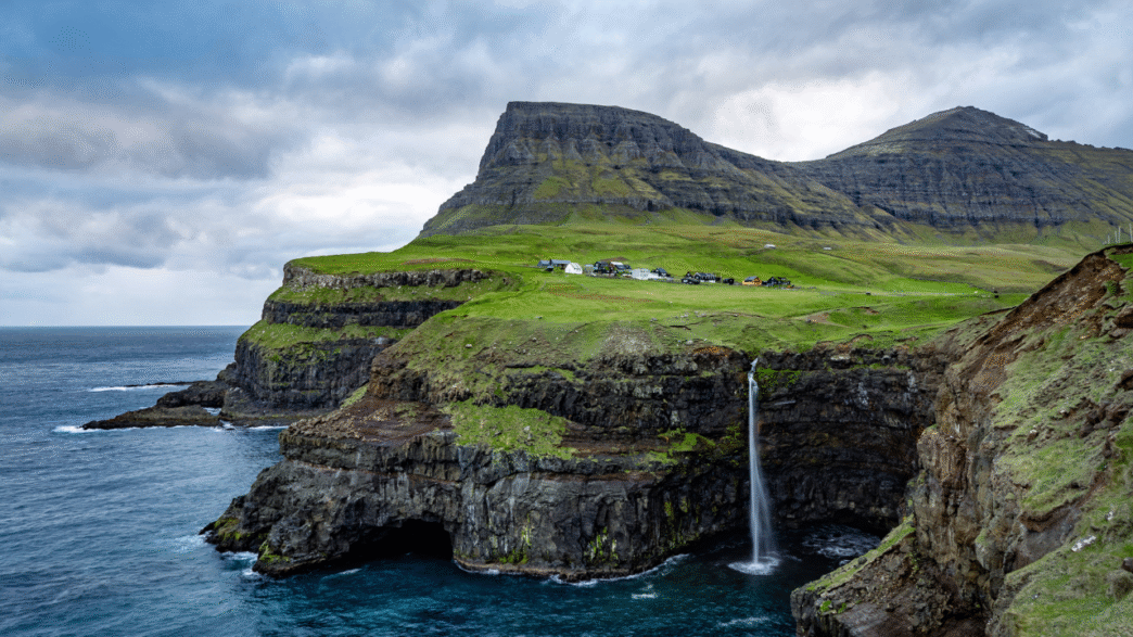 12 Jaw‑Dropping Cliffside Villages to Visit in 2025