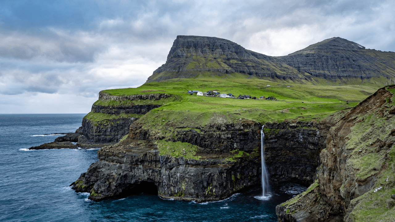 12 Jaw‑Dropping Cliffside Villages to Visit in 2025