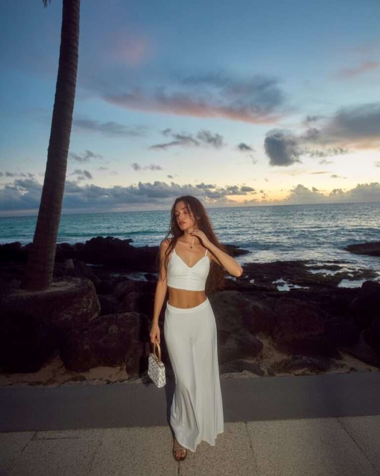 15 Hawaii Outfits Ideas for Women