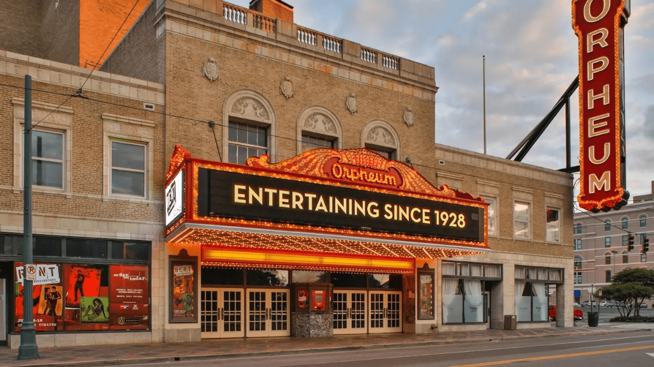 10 Most Famous Historic Theaters in America You Need to Visit